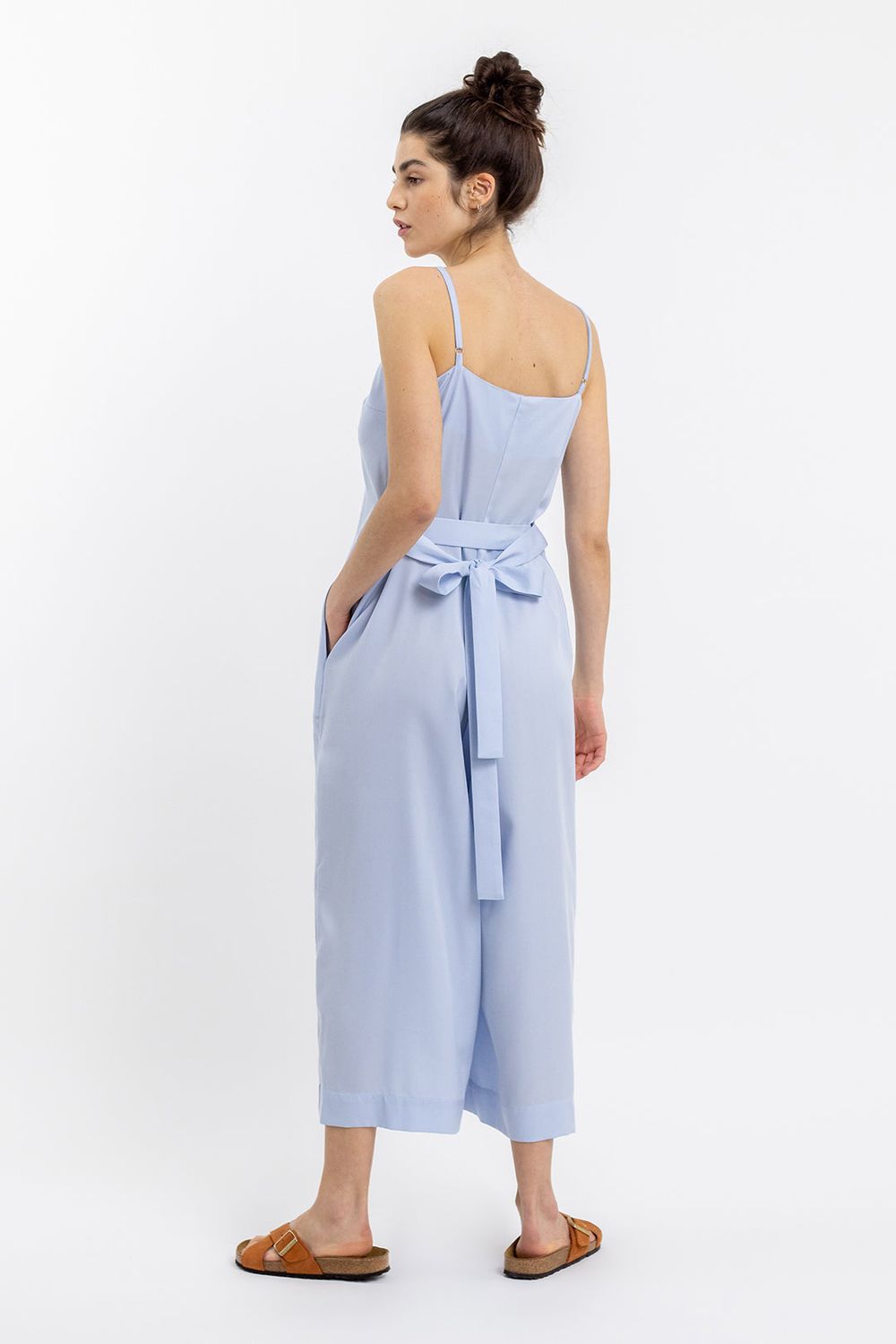Combinaison bleu clair en tencel - strap jumpsuit sky blue femme - Rotholz