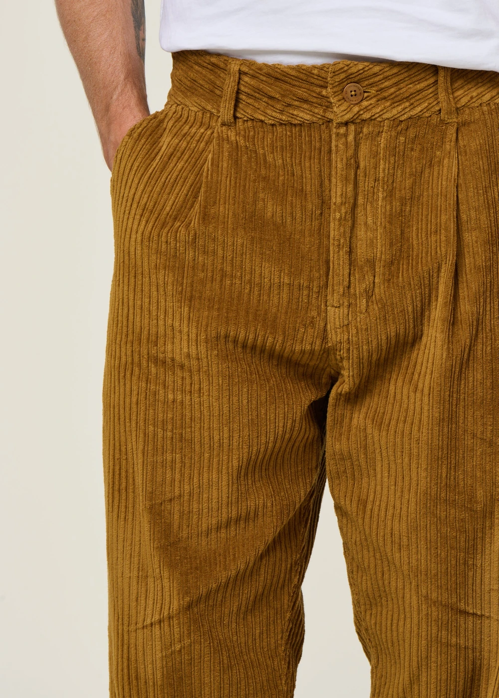 Pantalon large velours en coton bio | camel "light oak corduroy wotan ...