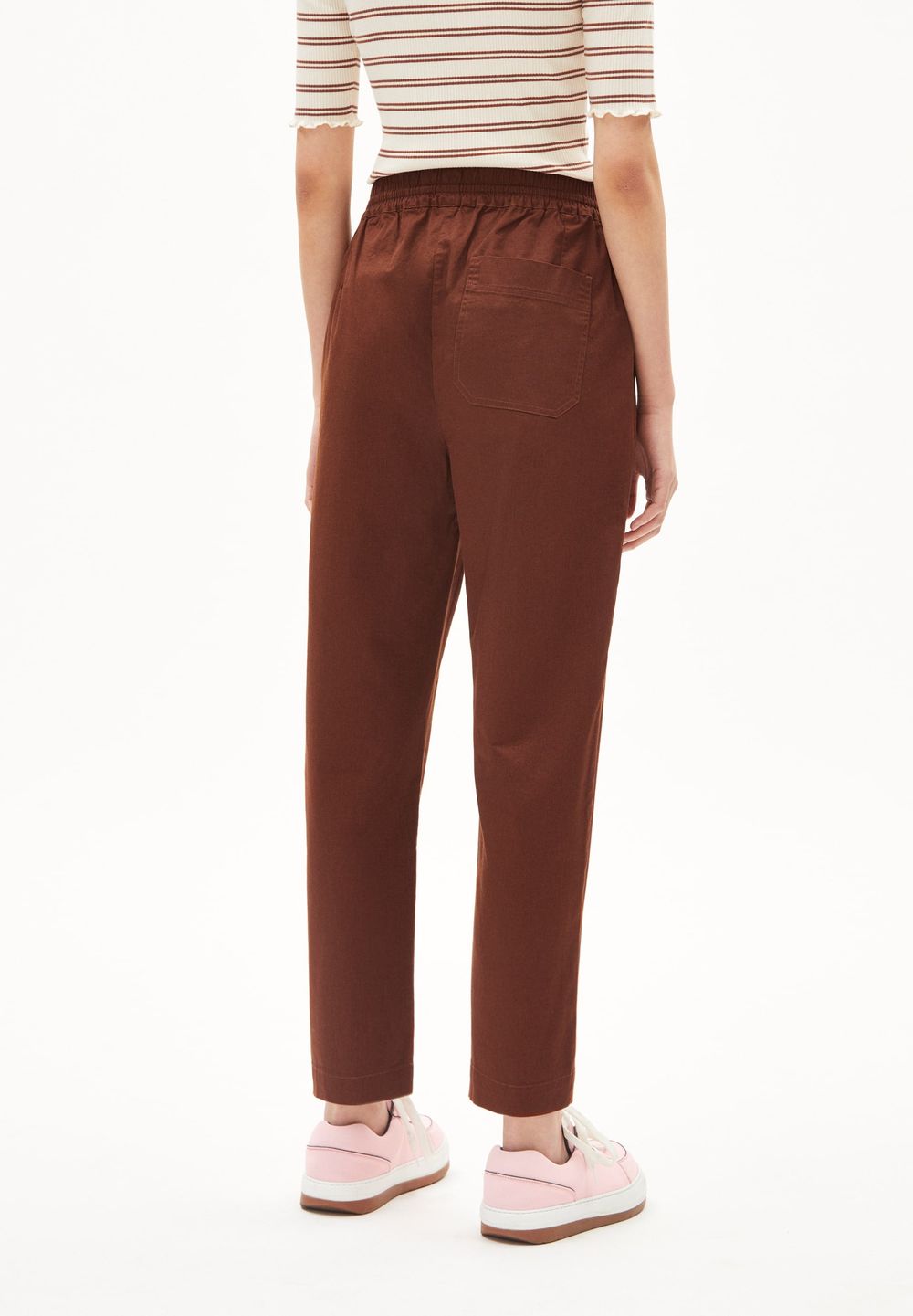 Pantalon carotte marron en coton bio - danyaa cacao femme - Armedangels