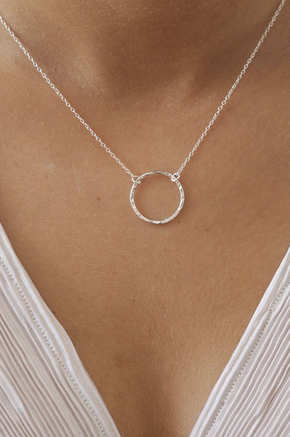 Collier en argent recyclé - textured circle femme - Wild fawn